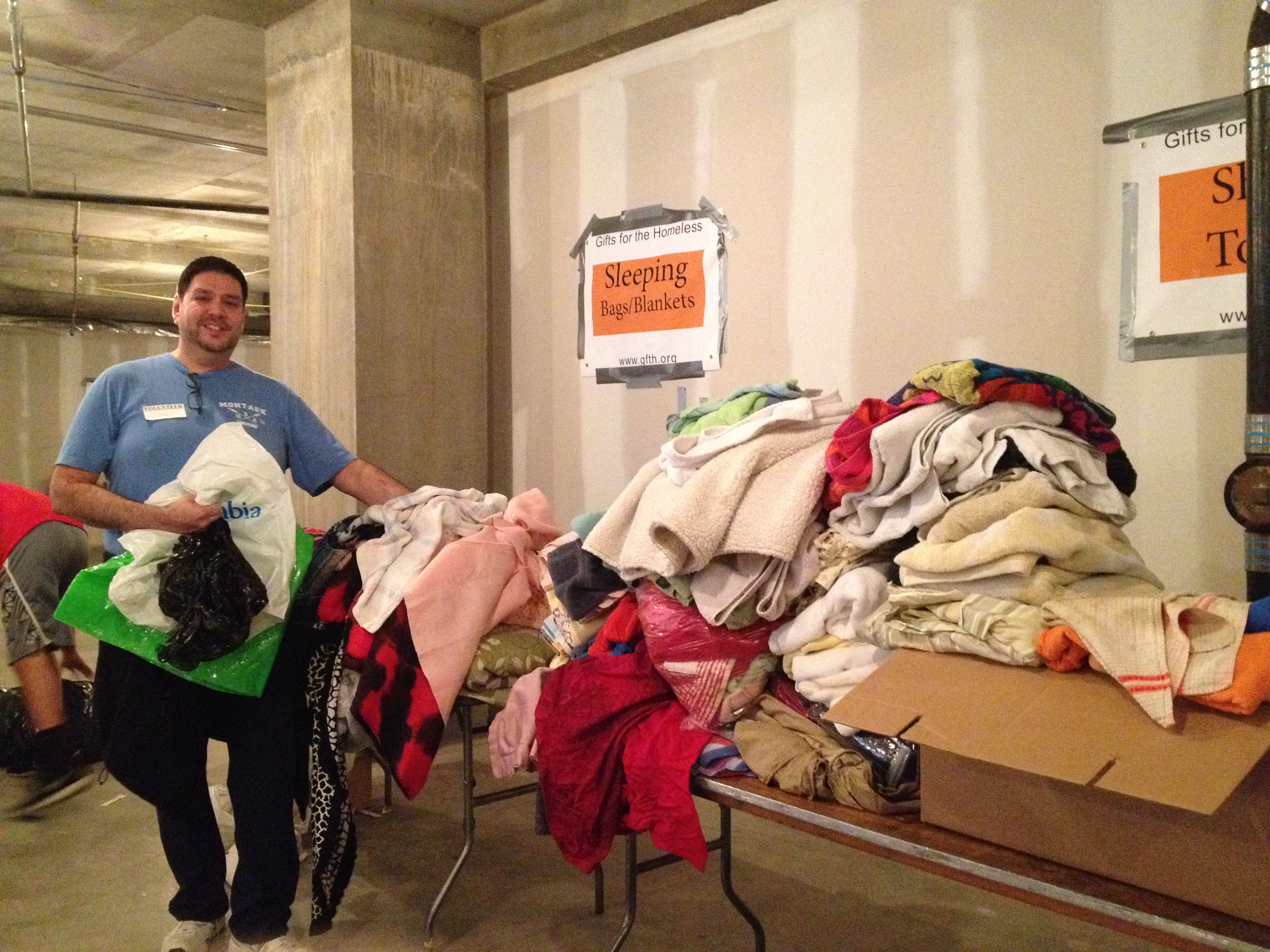 2014-clothing-drive-074 | Gifts For The Homeless